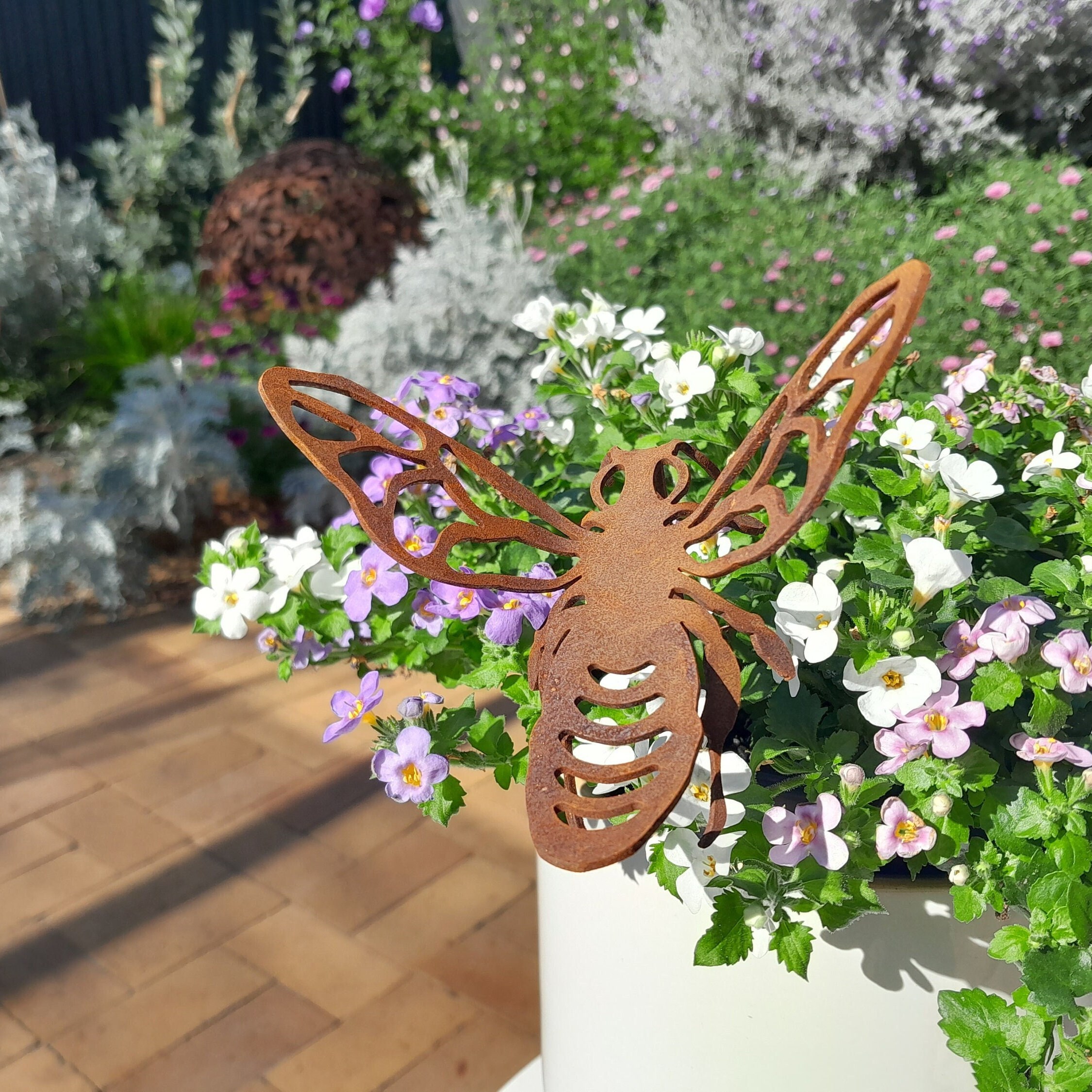 Honey Bee Pot Decoration - Australian Made Rusted Metal Garden Art ...