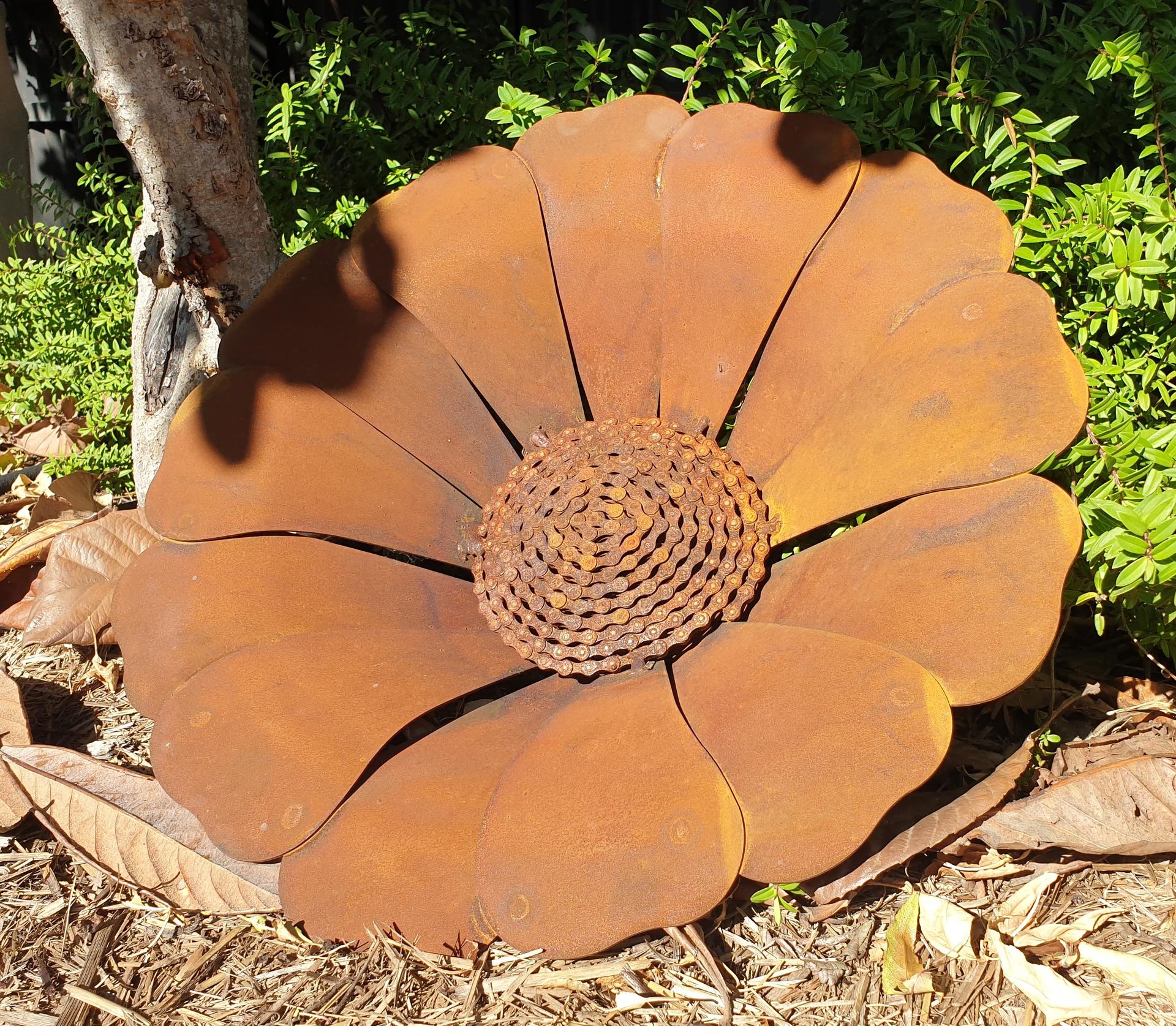 Sun Flower With Chain Centre - Australian Made Rusted Metal Garden Art ...